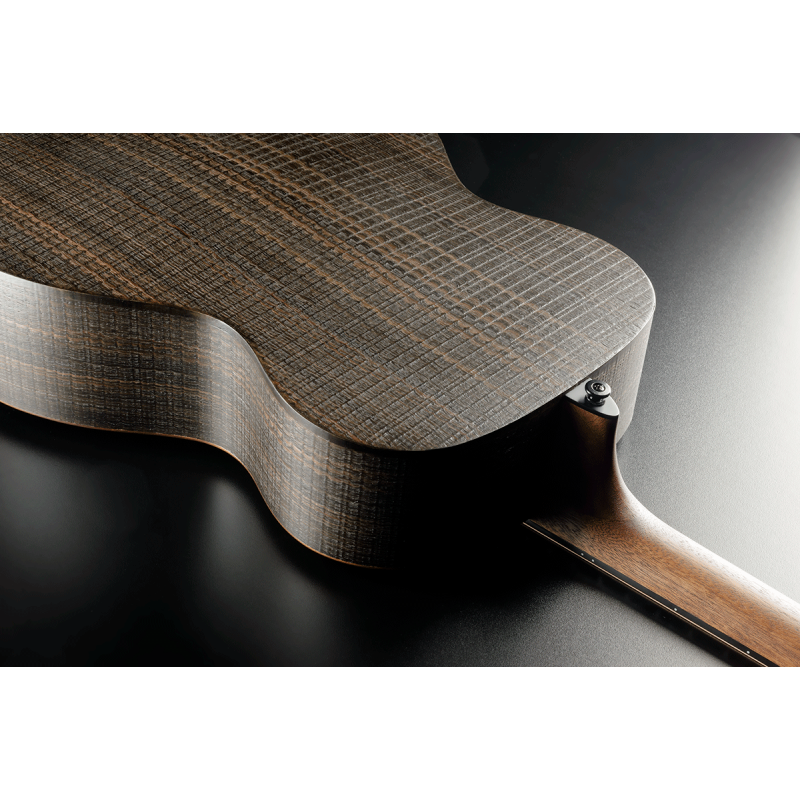 Lâg Sauvage Auditorium Acoustic Guitar With Gigbag